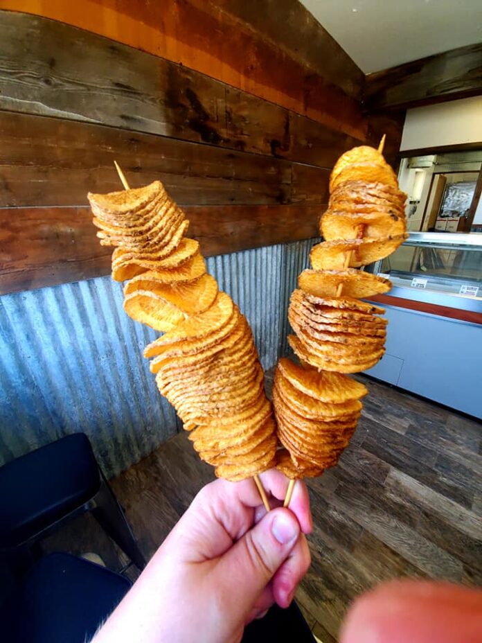 The Hidden Oregon Seafood Spot That's a Dream Come True for Fish and