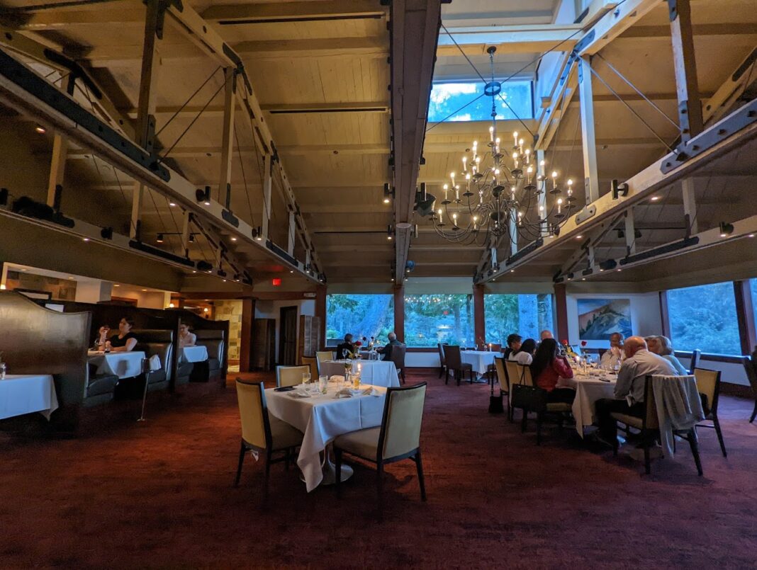 20 Iconic Oregon Coast Restaurants To Indulge In 2024