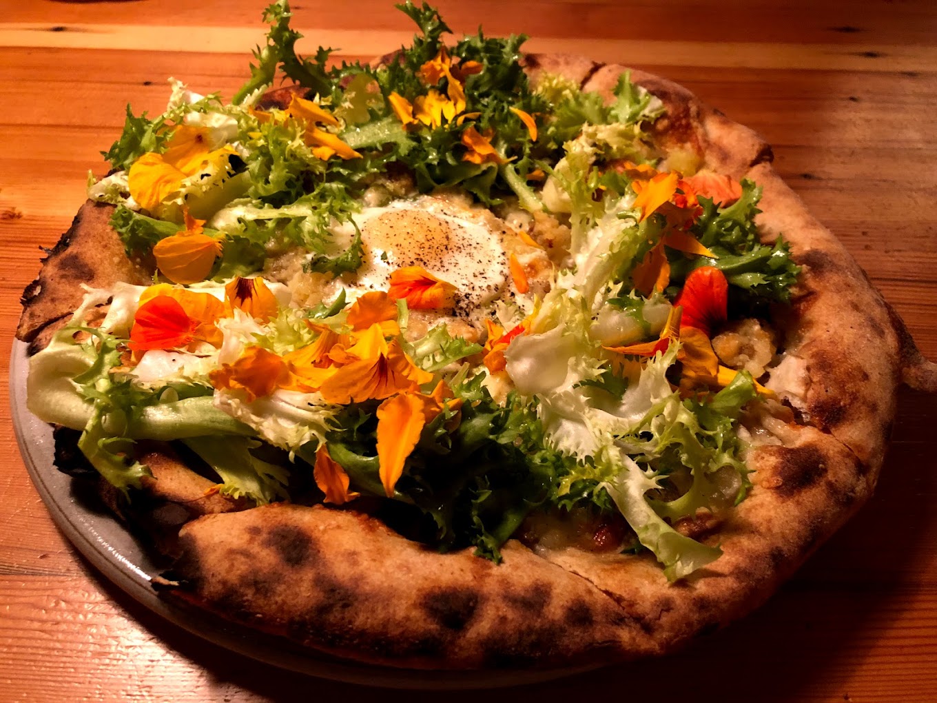 This Pizzeria In Oregon Always Has A Line Out The Door, Echoing Its ...