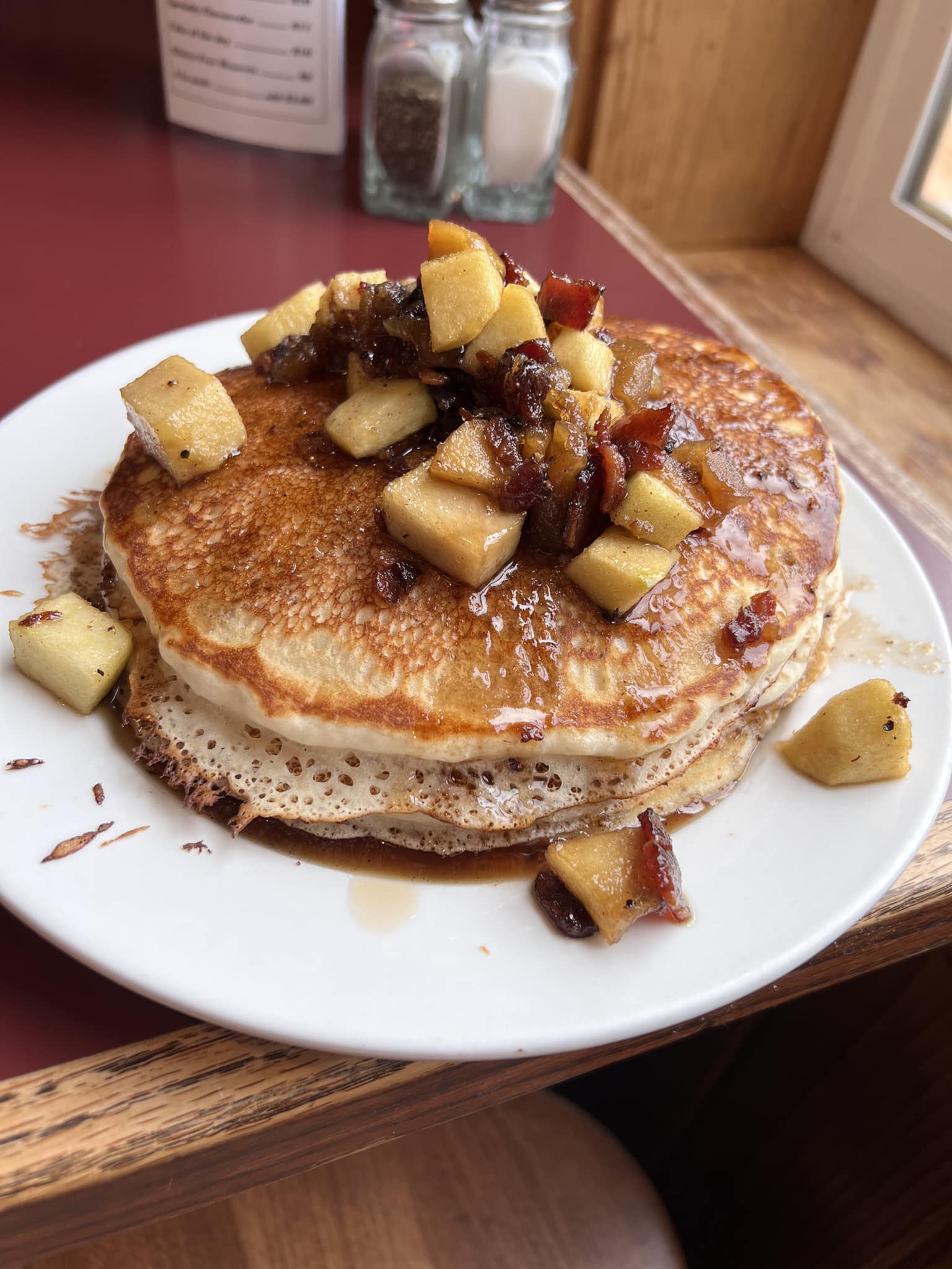 This Iconic Spot In Oregon Brings A Taste Of Home To Every Dish For Over 40