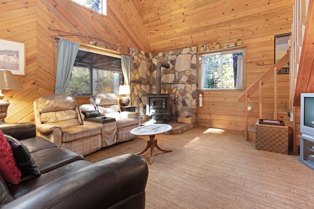 Escape to Serenity: A Secluded Cabin Getaway on the Southern Oregon Coast