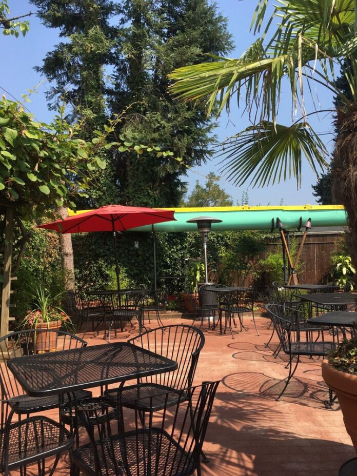 Enjoy Authentic Hawaiian Food Without Ever Getting On A Plane At Noho's ...