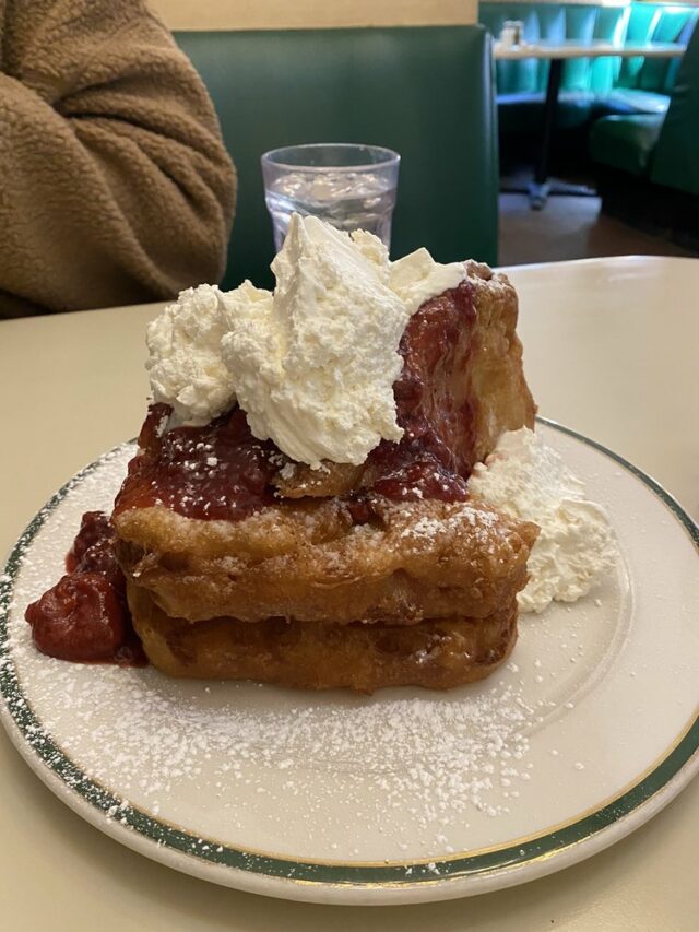 The Gingerbread House In Oregon With French Toast That Will Melt In ...