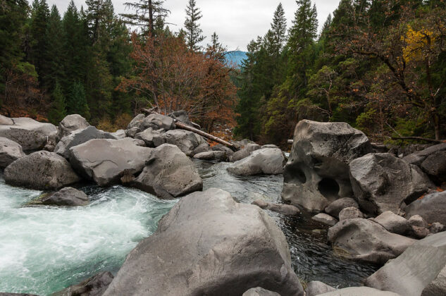 This Southern Oregon Waterfall Makes For The Perfect Summer Hike