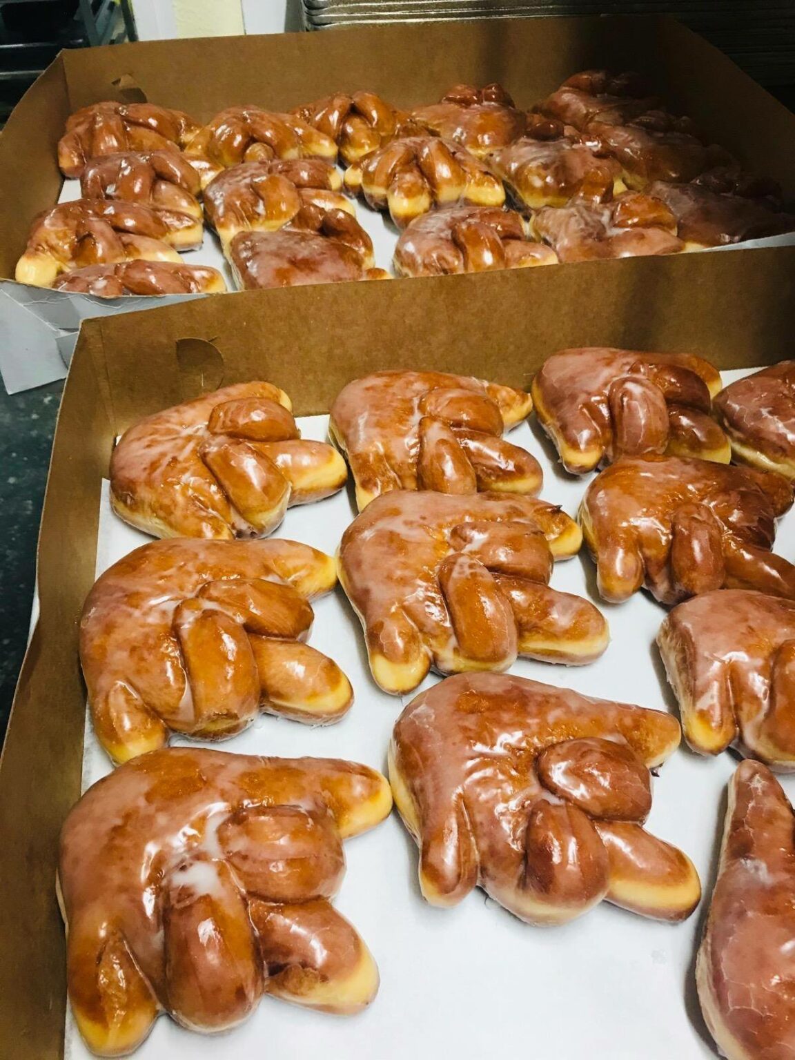 This Quirky Little Donut Shop In Oregon Will Give You The Finger