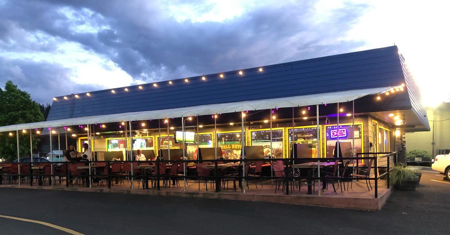 The Massive Bloody Marys At Gryffs In Oregon In Are True Works Of Art