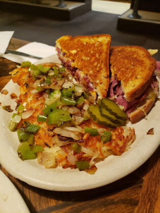 Enjoy All-Day Breakfast at this Charming Diner in Oregon, Where the ...