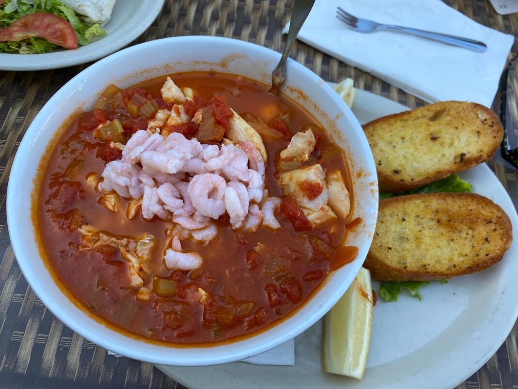 Bill's Tavern And Brewhouse: Delicious Fish And Chips In Cannon Beach ...