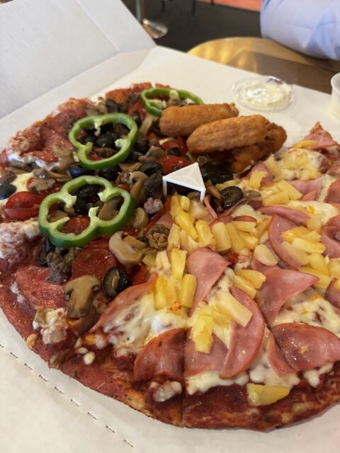 Why Locals Have Stayed Loyal to This Classic Pizza Parlor in Oregon ...