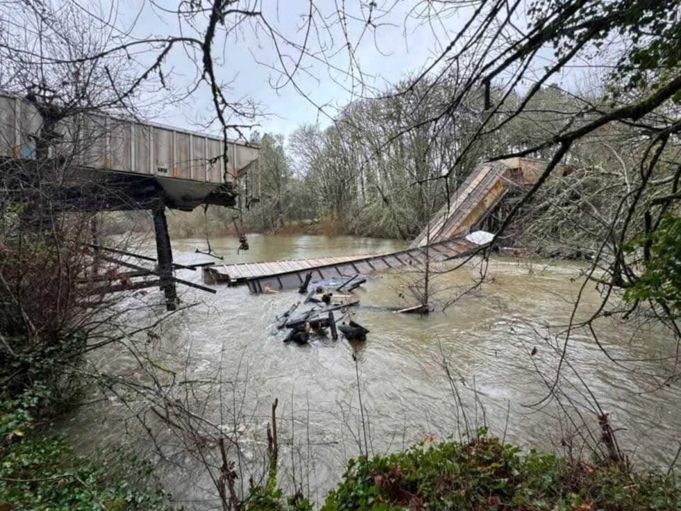Trestle Collapse in Corvallis Derails Train Into Marys River