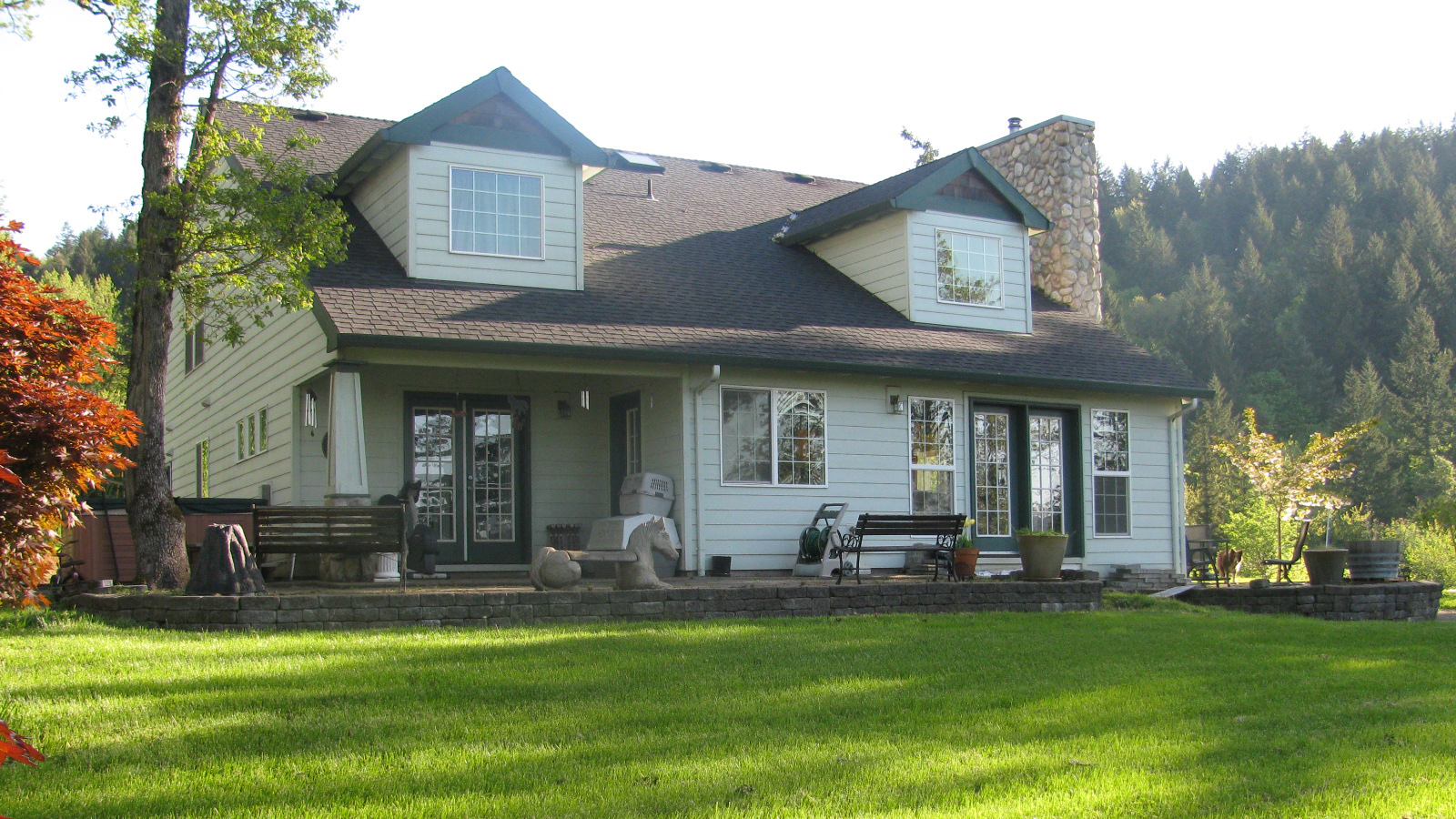 This Cute Little Oregon B&B On Chehalem Mountain Has Stunning Valley Views