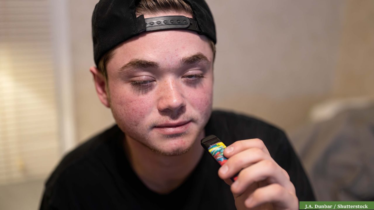 Mom Suspects Her Sweet Growing Boy Who Ate Entire Grocery Haul at 11PM ...