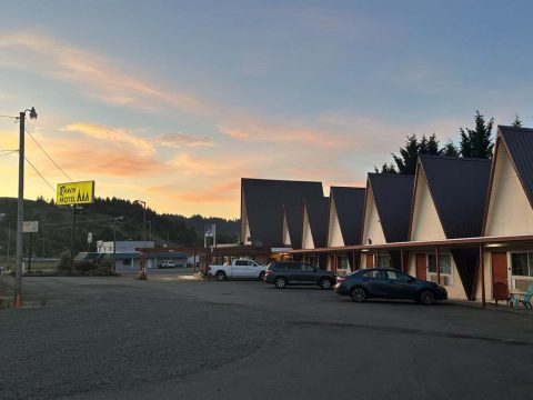 This Retro A-Frame Motel In Oregon Is A Roadside Gem Straight Out Of ...