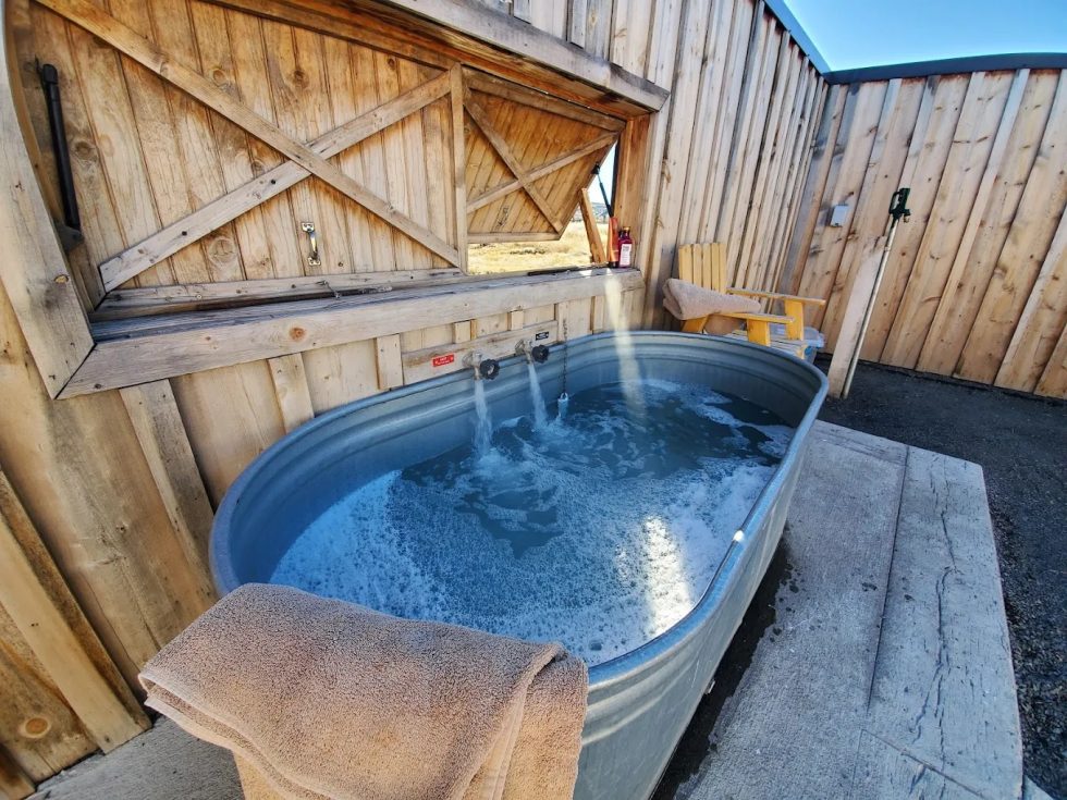 This Oregon Hot Springs Feels Like The Edge Of The World, And The ...