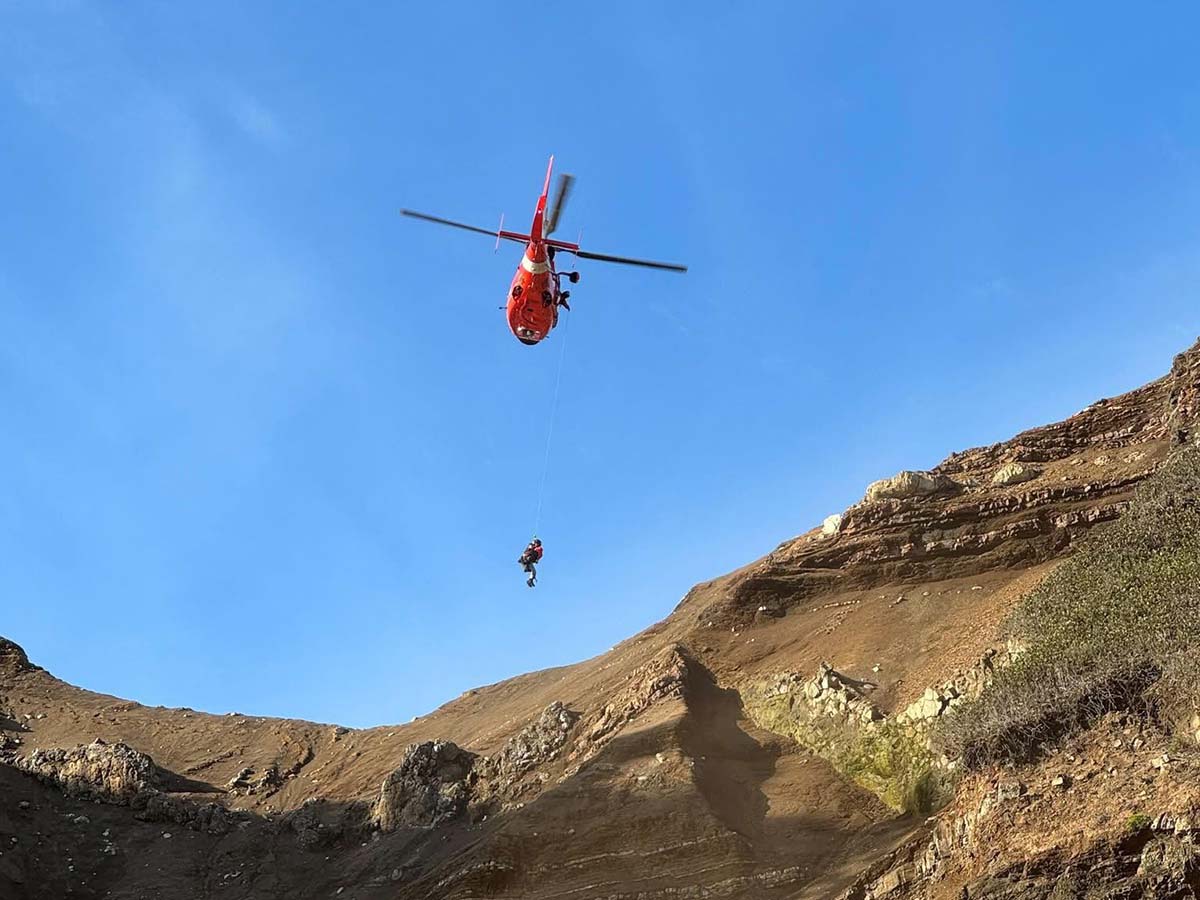 Dramatic Rescue on Oregon Coast as Teens Are Pulled from Cliff at God’s ...